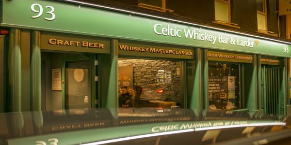 Your Night Awaits: Exploring Killarney's Pubs, Bars & Social Scene